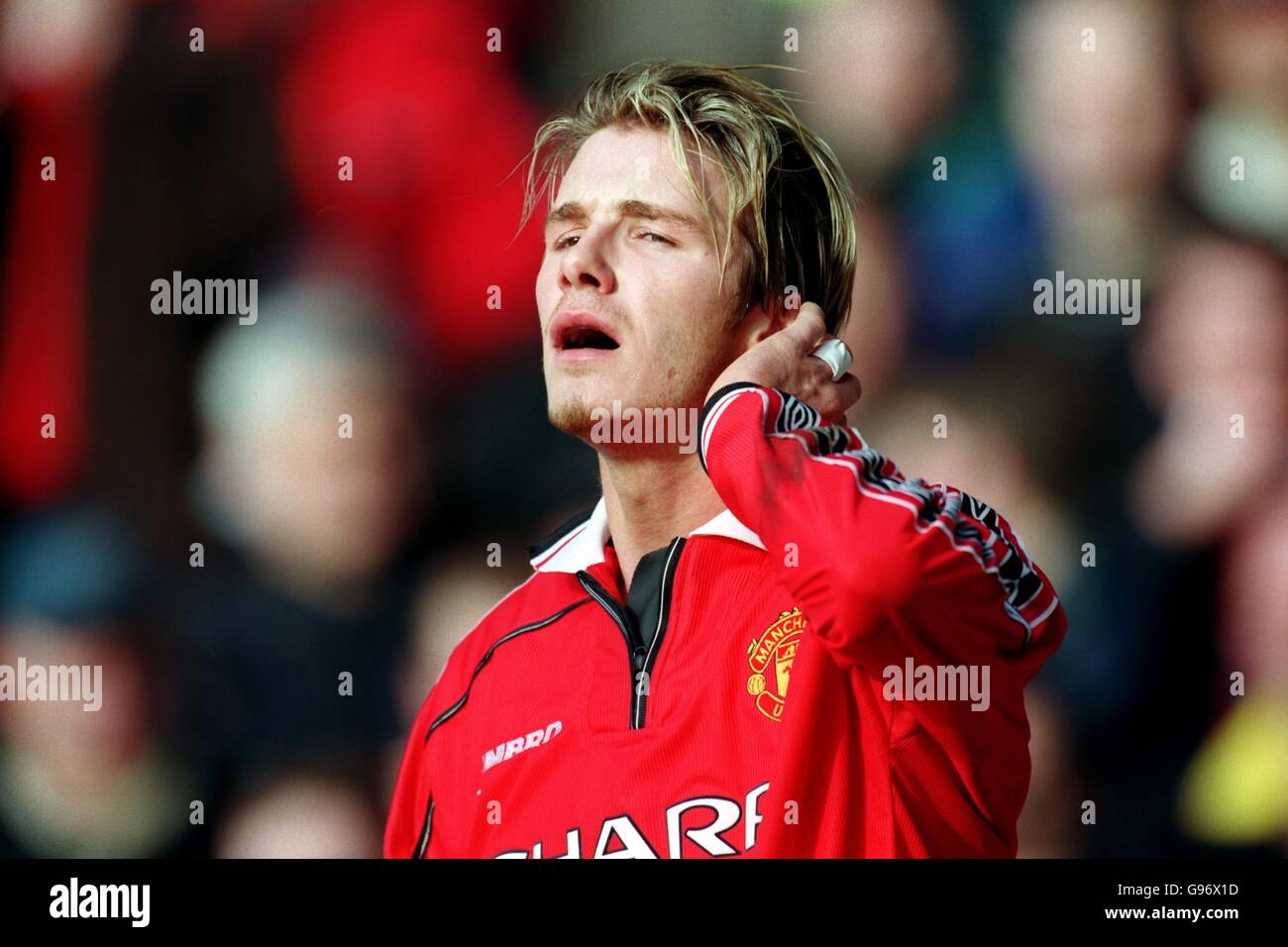 Man begging cup hi-res stock photography and images - Alamy