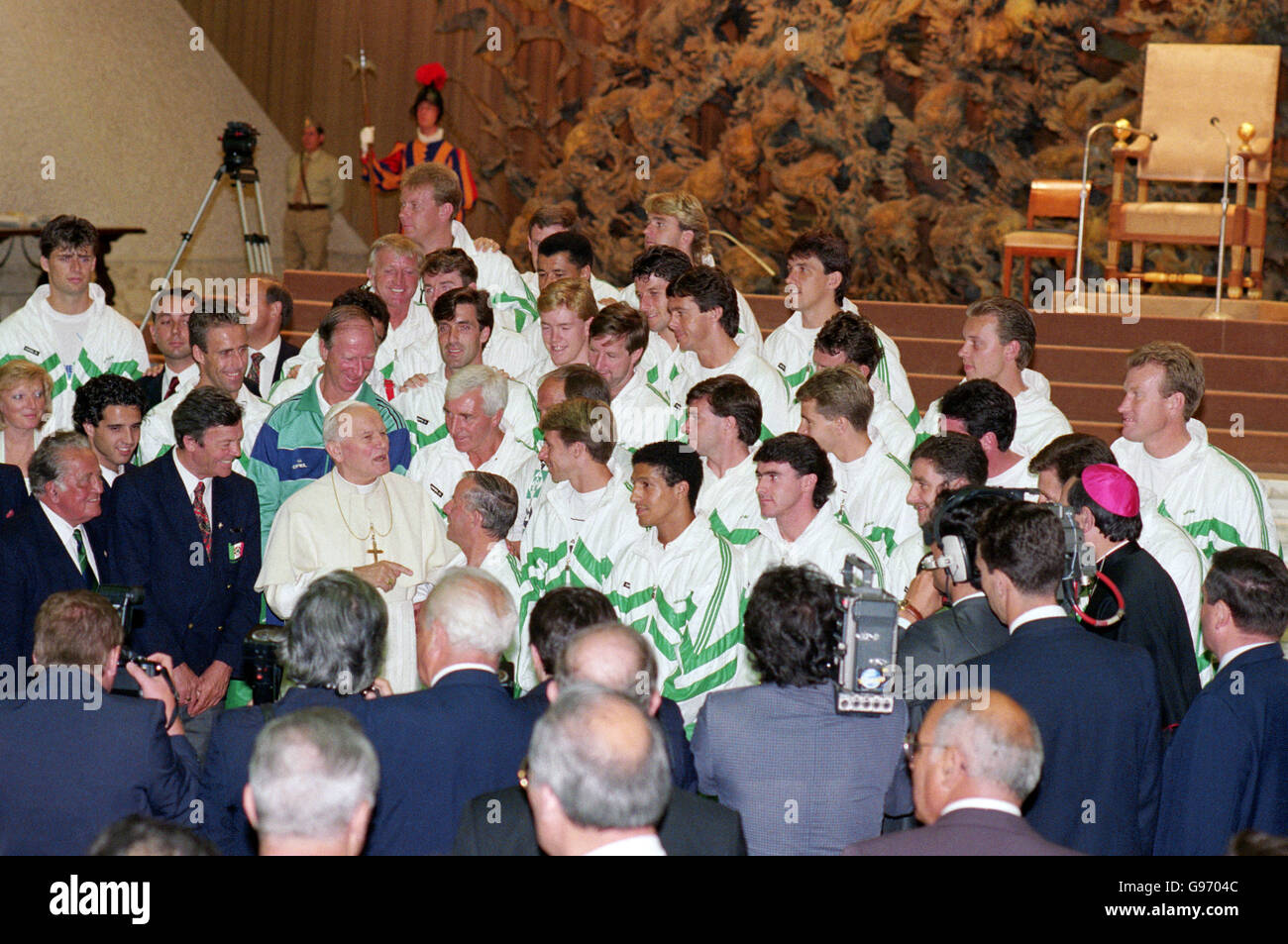 Soccer - World Cup - Italia 90 - Vatican. The Irish team meet the Pope ...