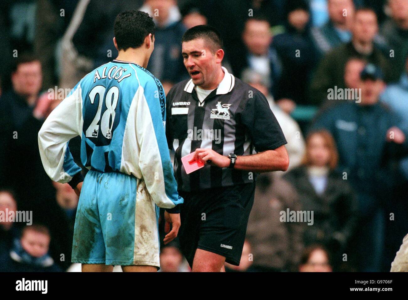 Jeff winter premier league referee hi-res stock photography and images ...