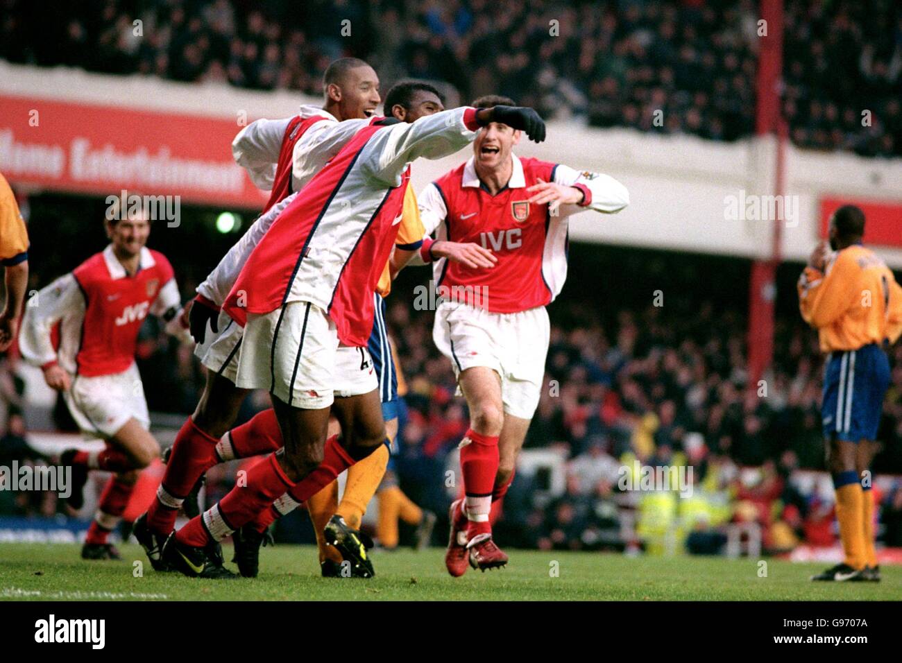 Tony adams and martin keown l r hi-res stock photography and images - Alamy