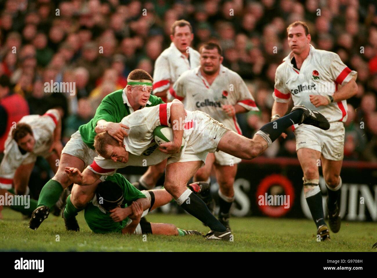 England's Tim Rodber scores England's last try as Ireland's PAul ...