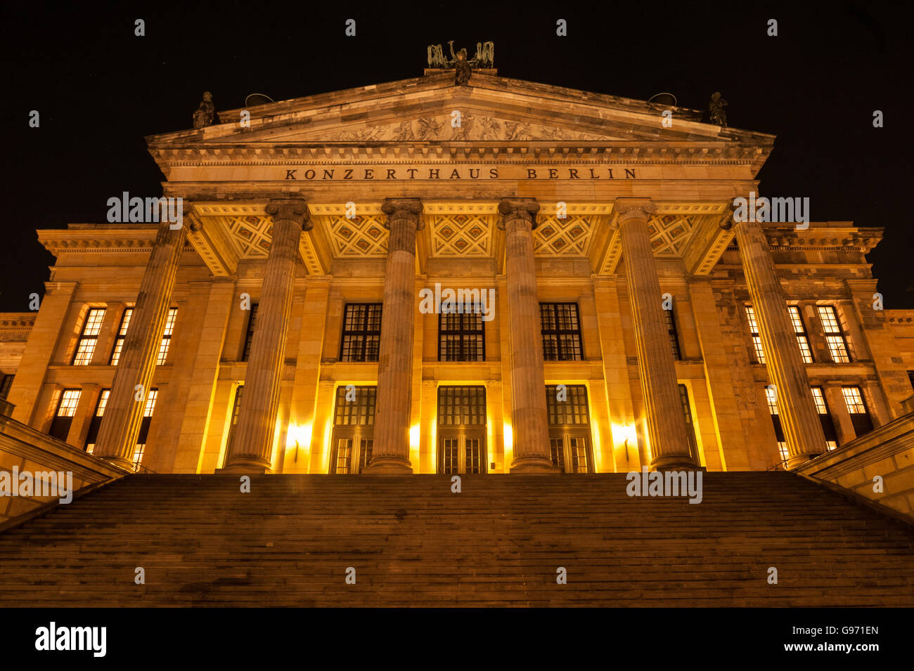 Classical concert hall hi-res stock photography and images - Alamy