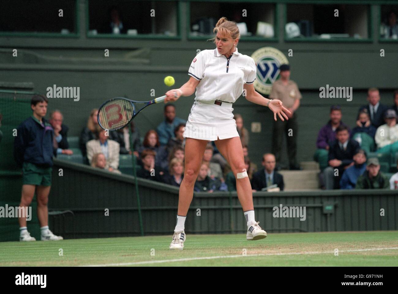 Steffi graf in action hi-res stock photography and images - Alamy