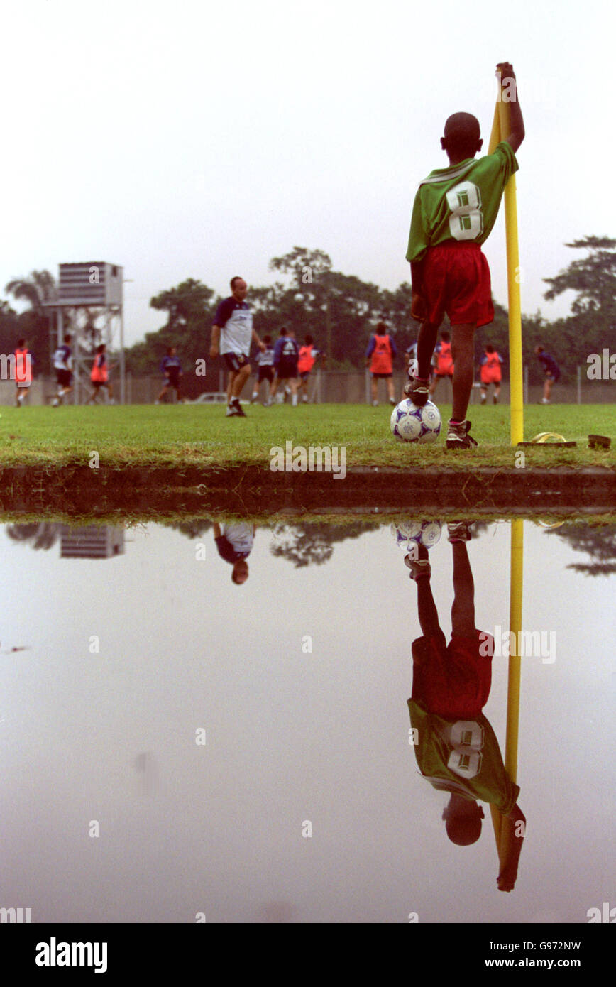 Soccer -FIFA World Youth Championships Nigeria 99- - spain training. A ...