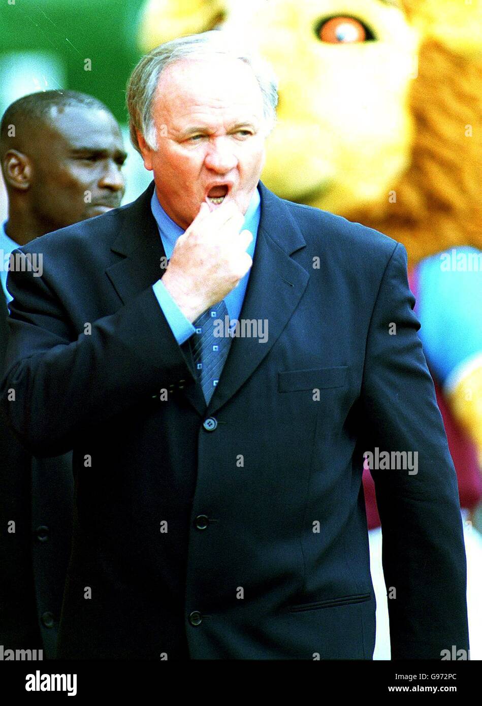 Nottingham Forest's manager Ron Atkinson walks off at half time Stock ...