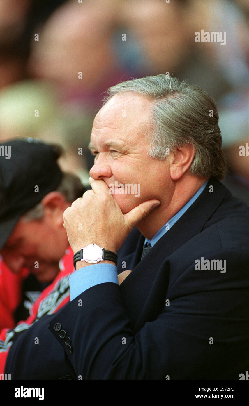 Ron atkinson aston villa hi-res stock photography and images - Alamy
