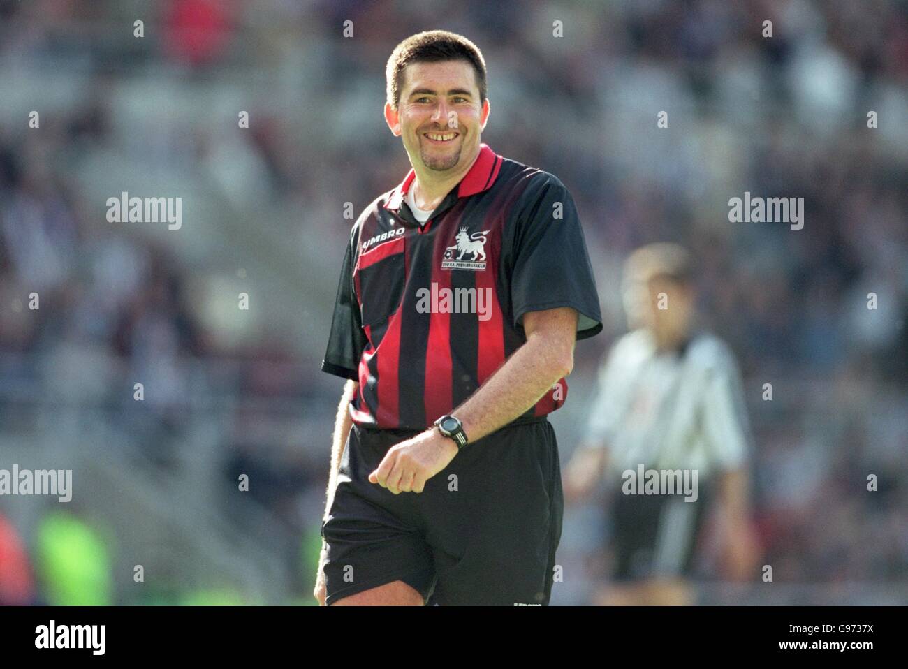 Jeff winter premier league referee hi-res stock photography and images ...