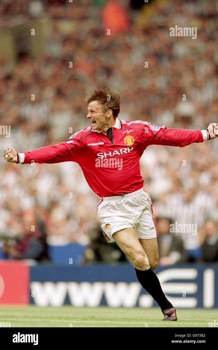 Soccer - AXA FA Cup - Final - Manchester United v Newcastle United ...