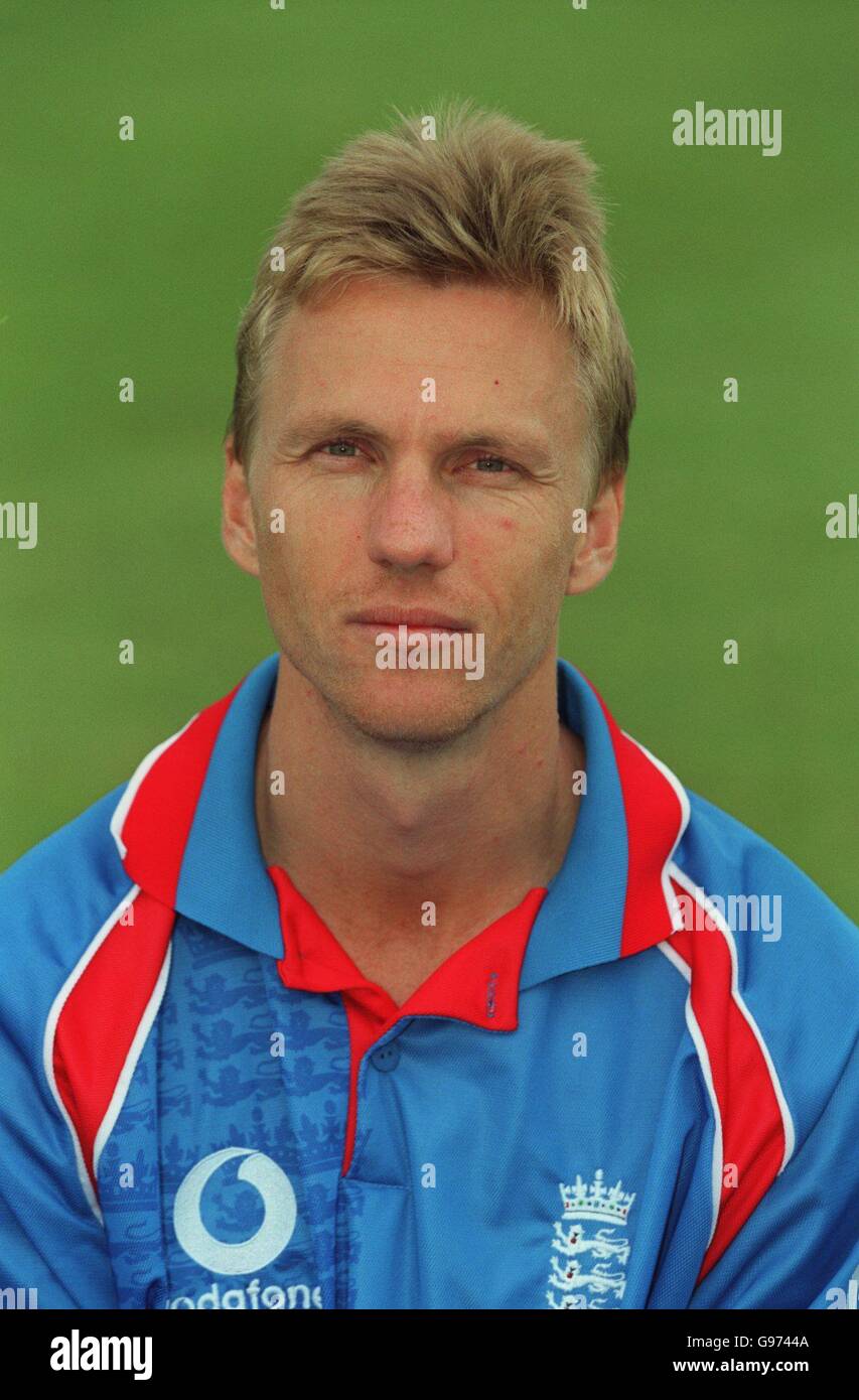 England photocall alan mullally hi-res stock photography and images - Alamy