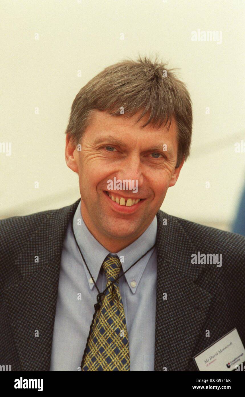 Uk athletics chief david moorcroft hi-res stock photography and images ...