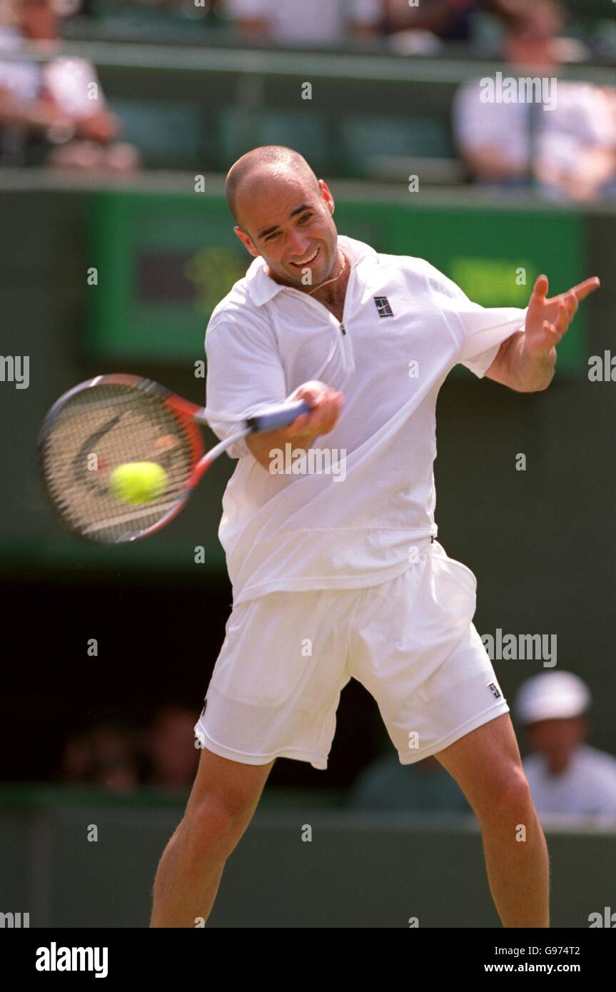 Andre agassi returns a forehand hi-res stock photography and images - Alamy