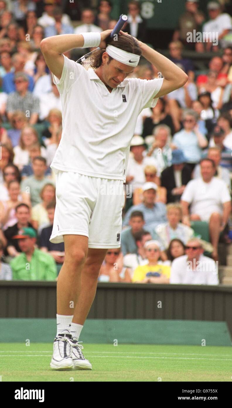 Jim courier v carlos moya hi-res stock photography and images - Alamy