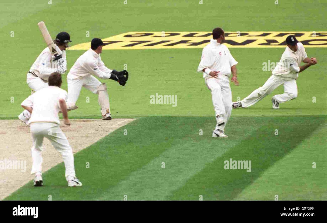Daniel Vitori, New Zealand is out as Nasser Hussain catches him, bowled ...