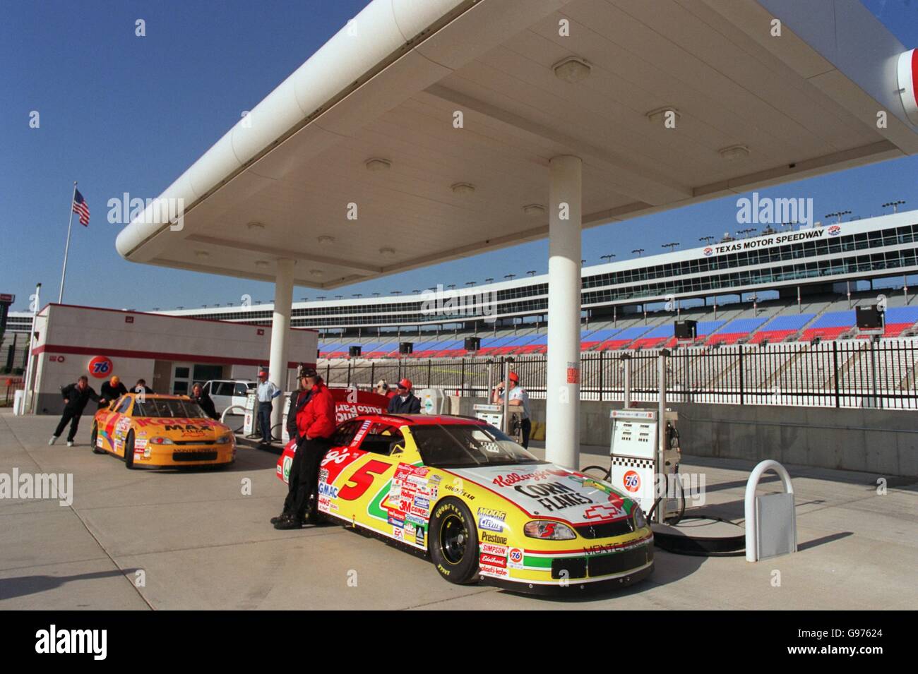 Speedway gas station hi-res stock photography and images - Alamy