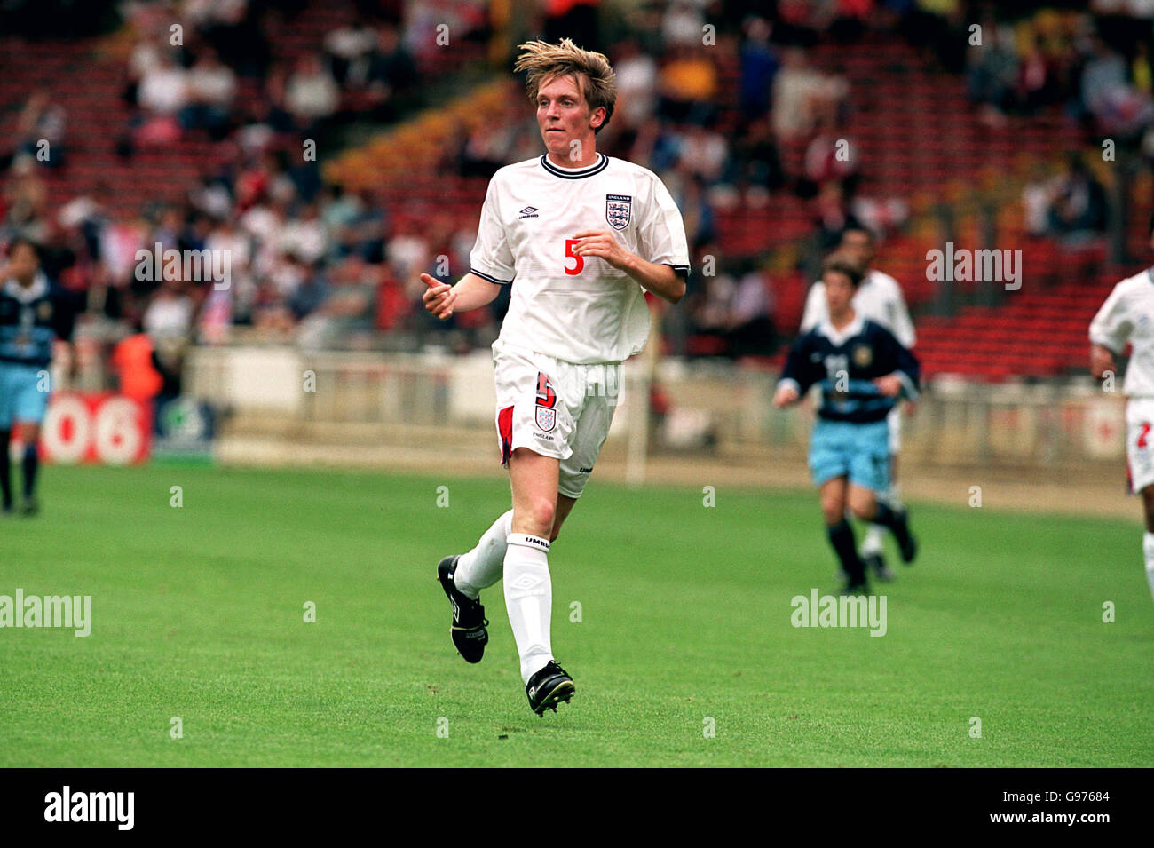 Soccer under16 friendly england v argentina hi-res stock photography ...