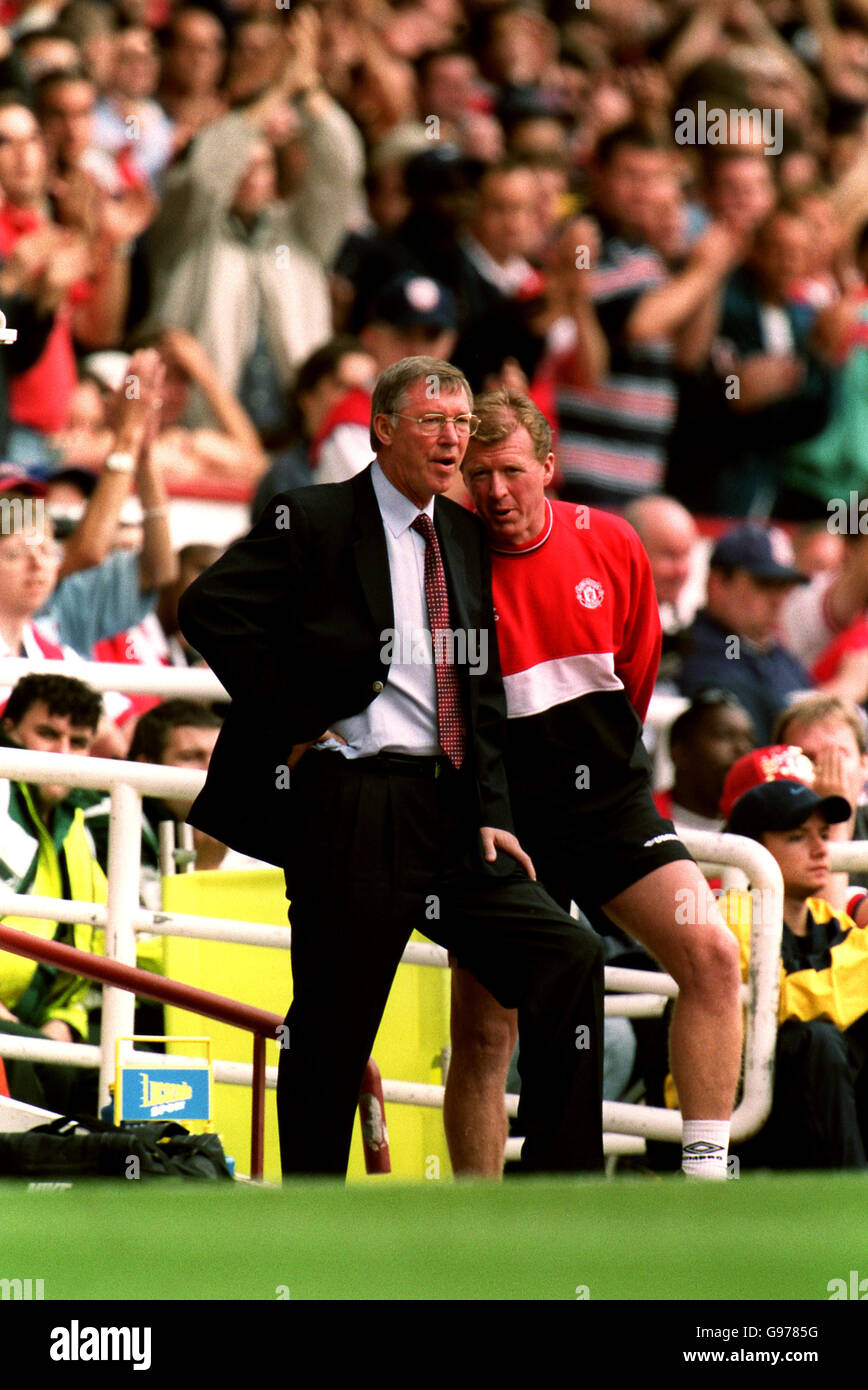 Left to right sir alex ferguson hi-res stock photography and images - Alamy