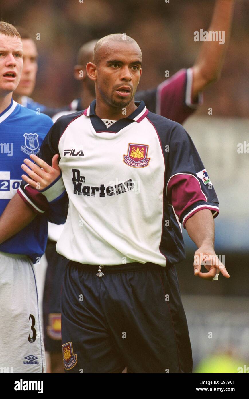 Trevor sinclair of west ham united hi-res stock photography and images ...
