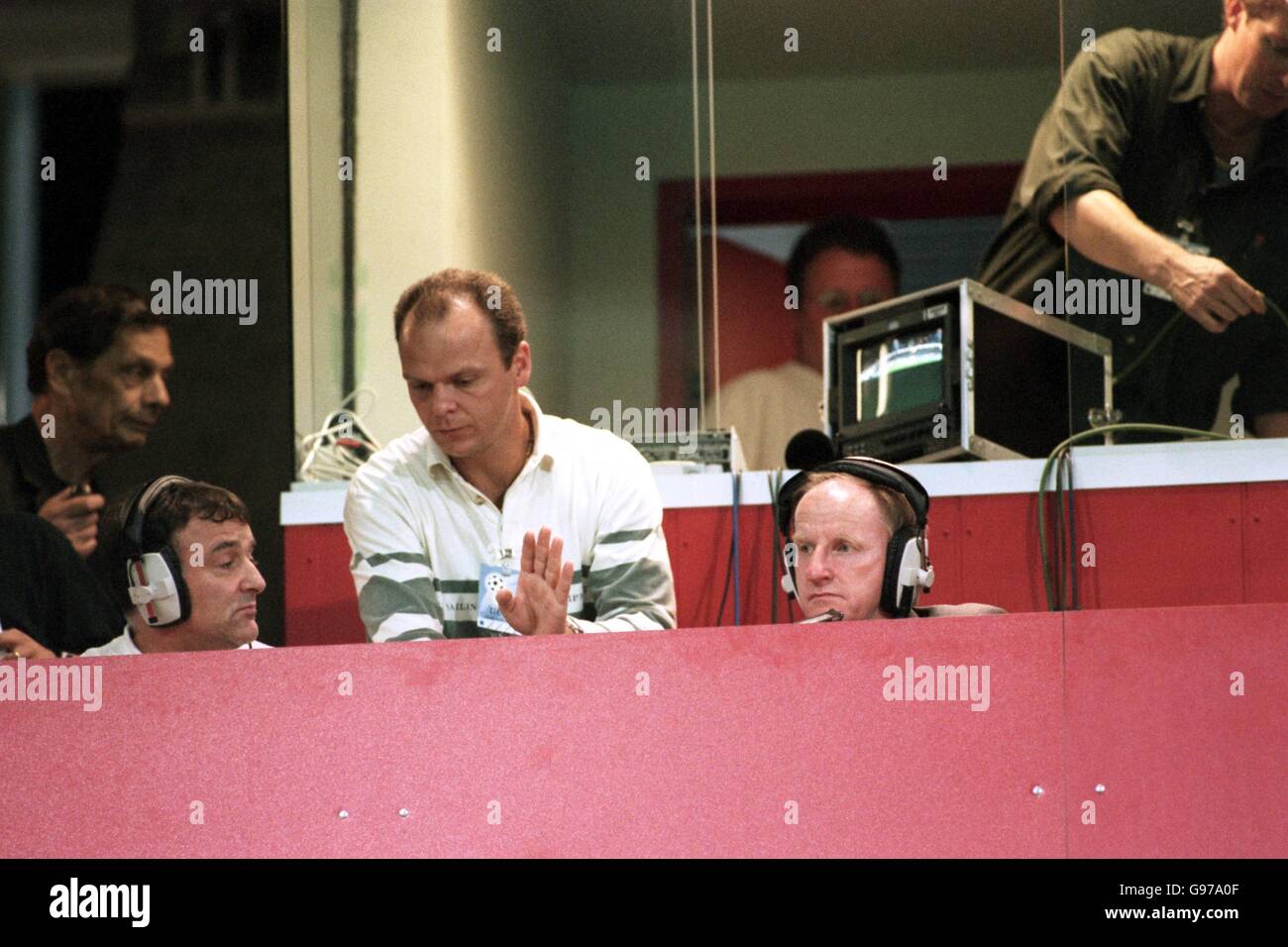 Talk Radio's commentators Alan Parry (right) and Lou Macari (left Stock ...