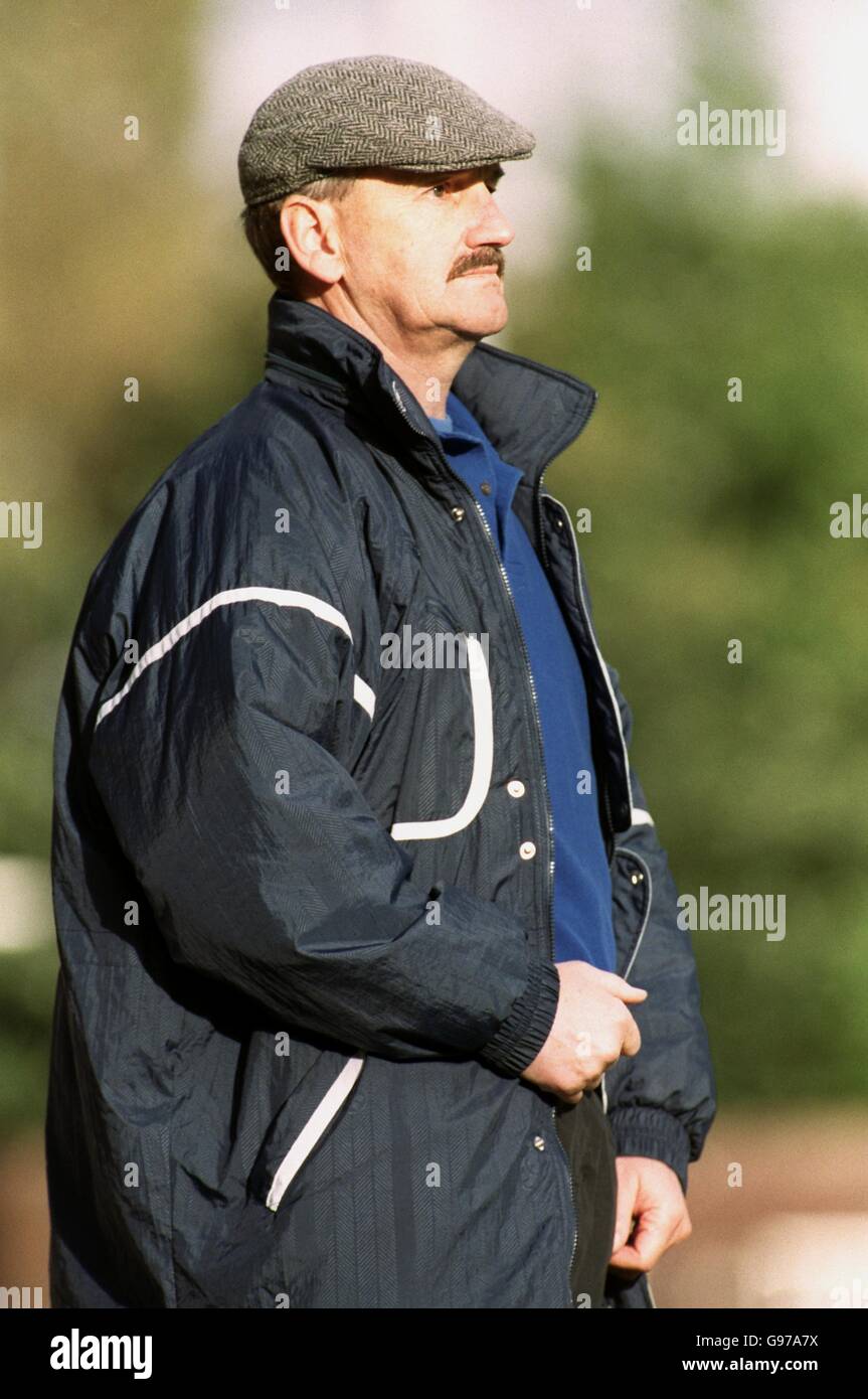 Frank burrows cardiff hi-res stock photography and images - Alamy