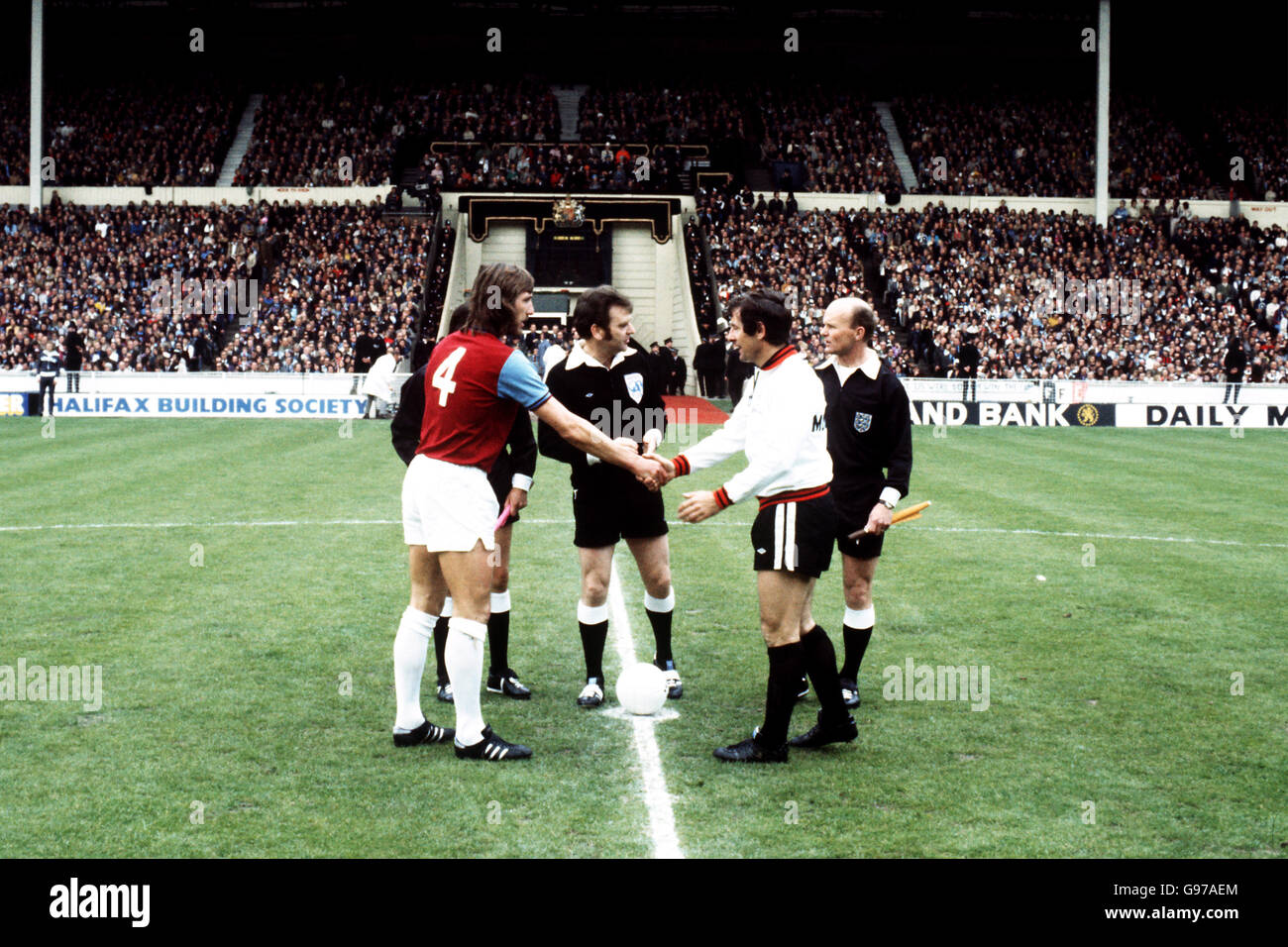 1975 Fa Cup Final West Ham High Resolution Stock Photography and Images ...