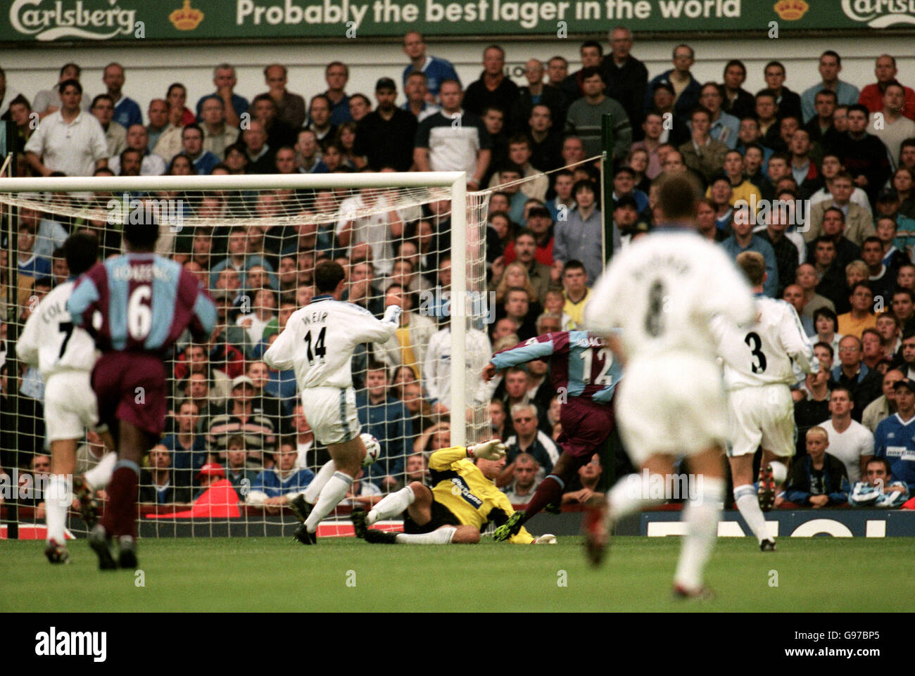 Paul gerrard everton hi-res stock photography and images - Alamy