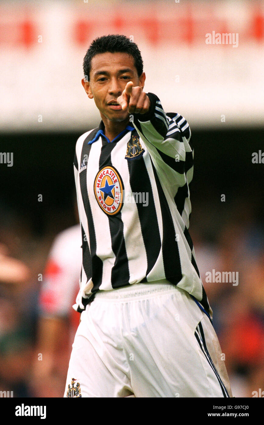 Nolberto solano hi-res stock photography and images - Alamy