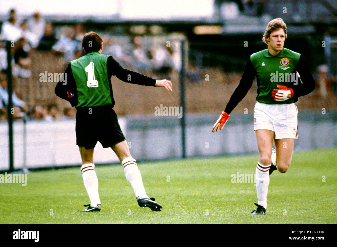 Goalkeeper jimmy rimmer hi-res stock photography and images - Alamy