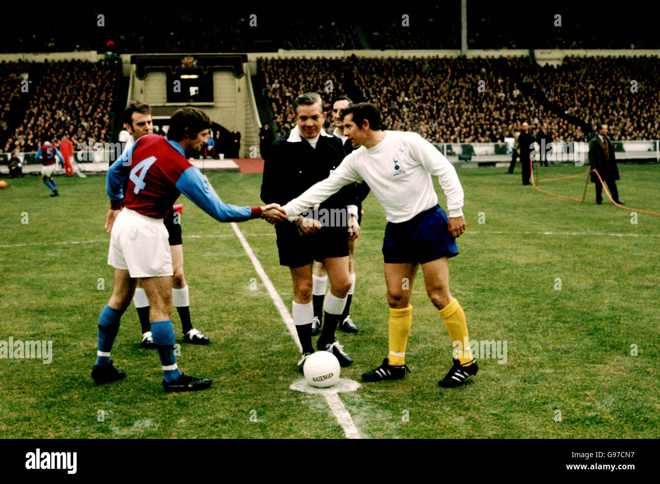 Tottenham football 1971 hi-res stock photography and images - Alamy