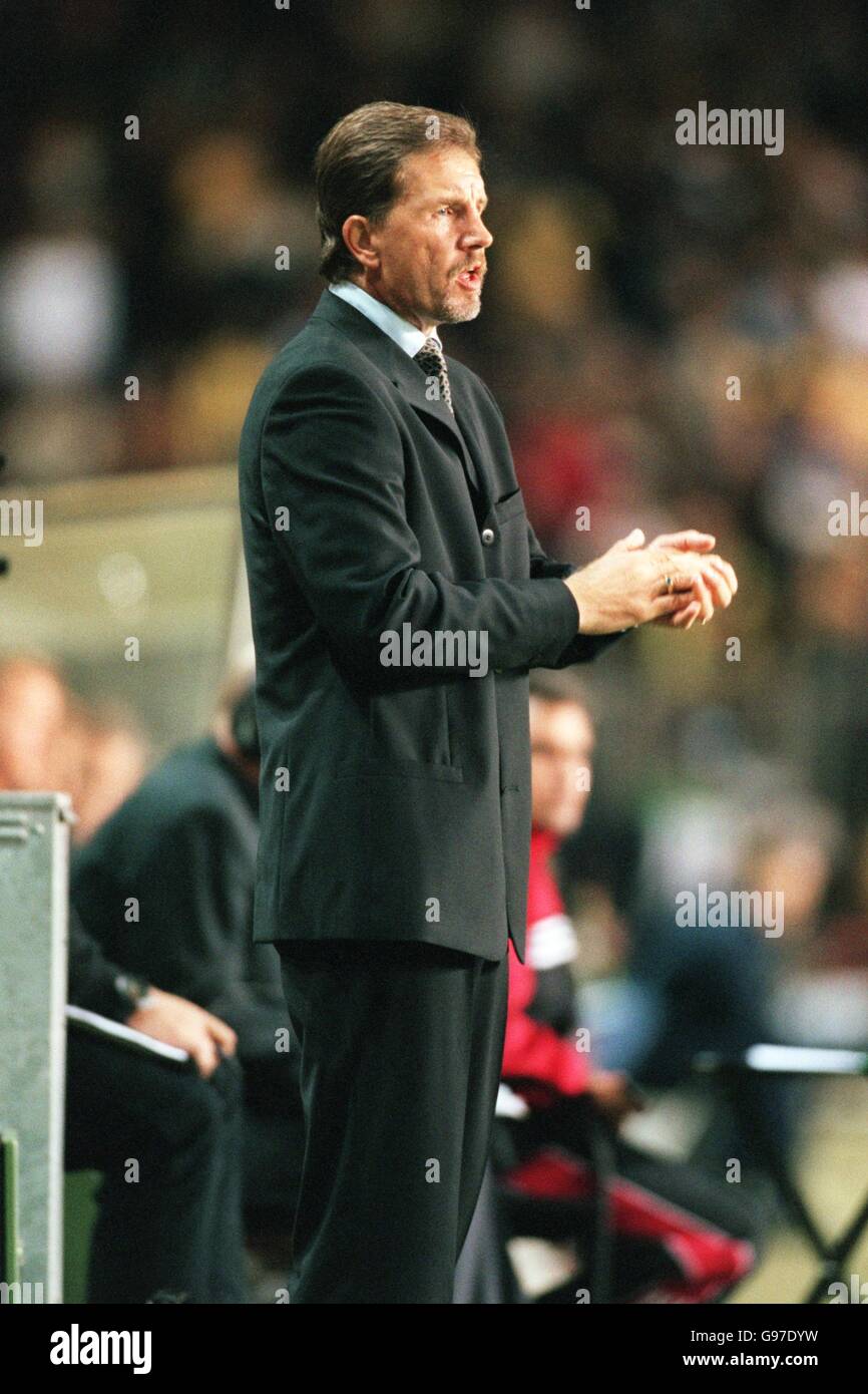 Stuart baxter hi-res stock photography and images - Alamy