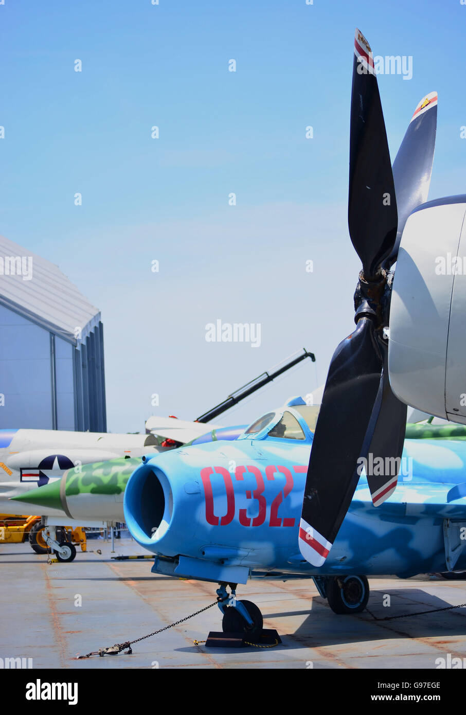 Propeller fighter planes hi-res stock photography and images - Alamy