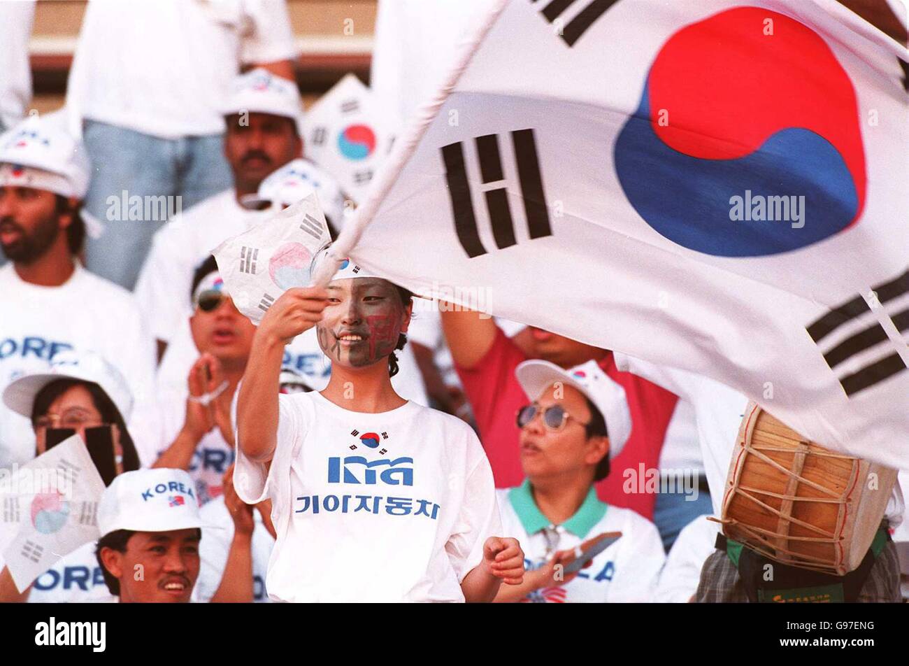 23 oct 93 south korea fan hi-res stock photography and images - Alamy
