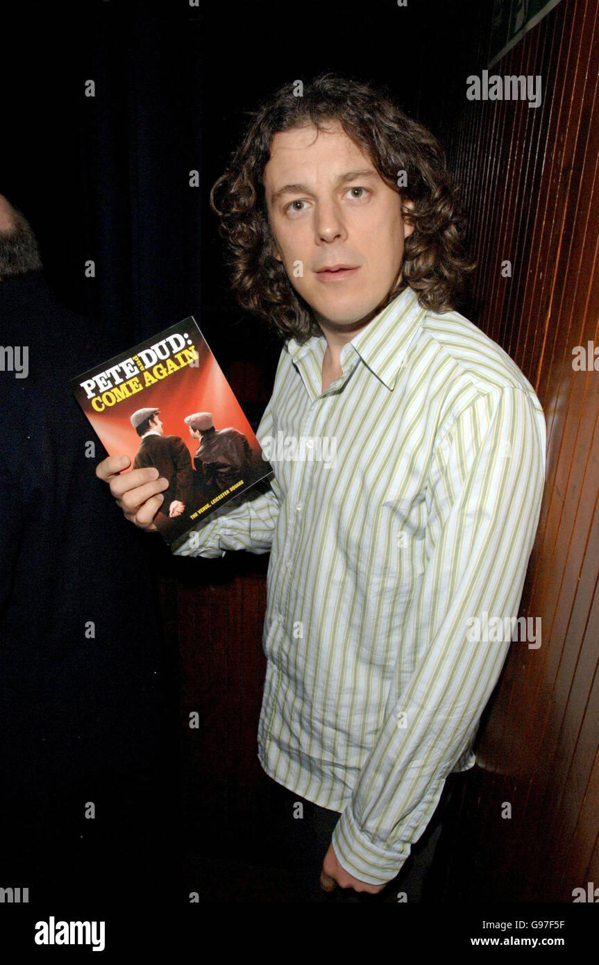 SHOWBIZ Pete & Dud Stock Photo - Alamy