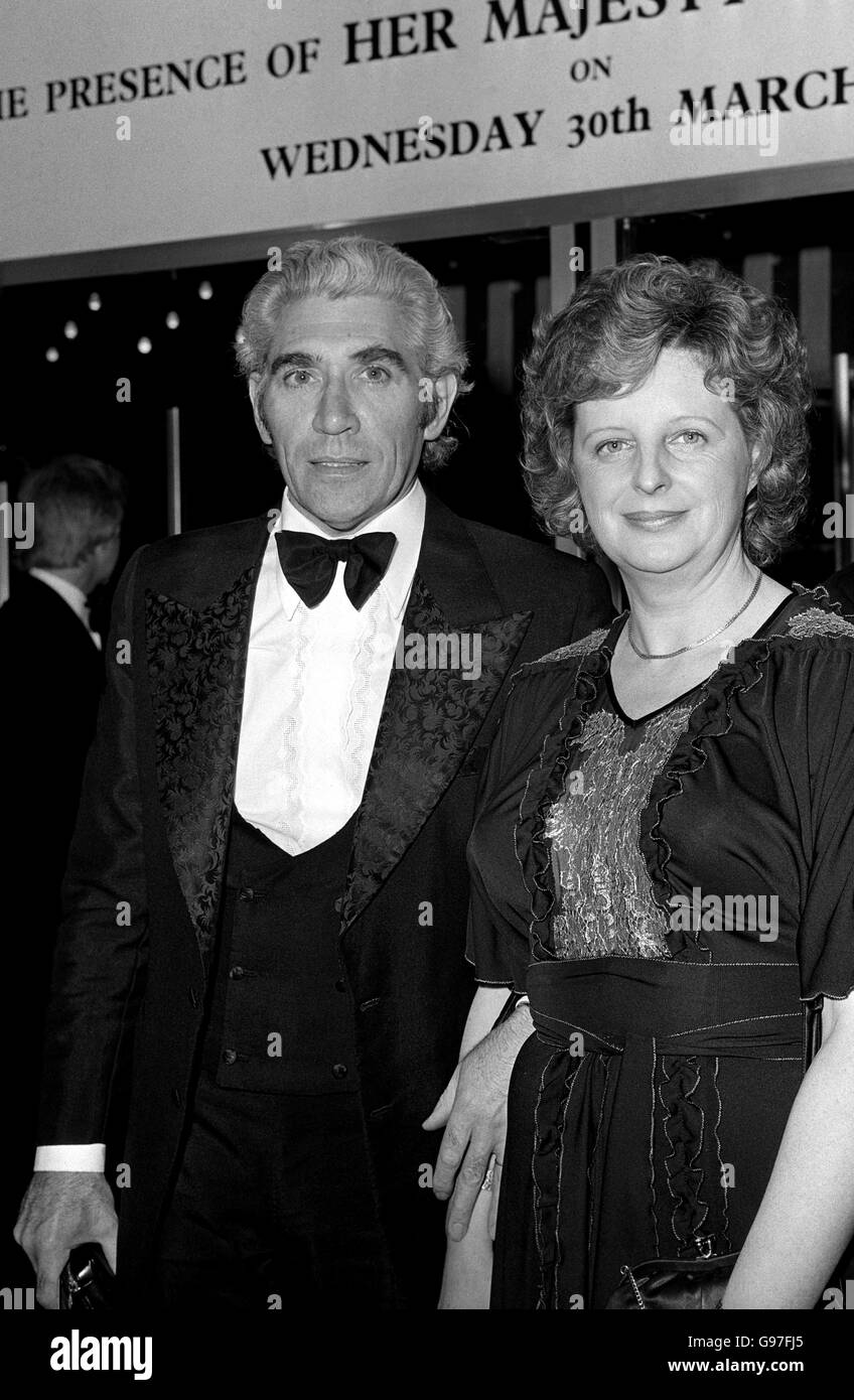 Frank Finlay