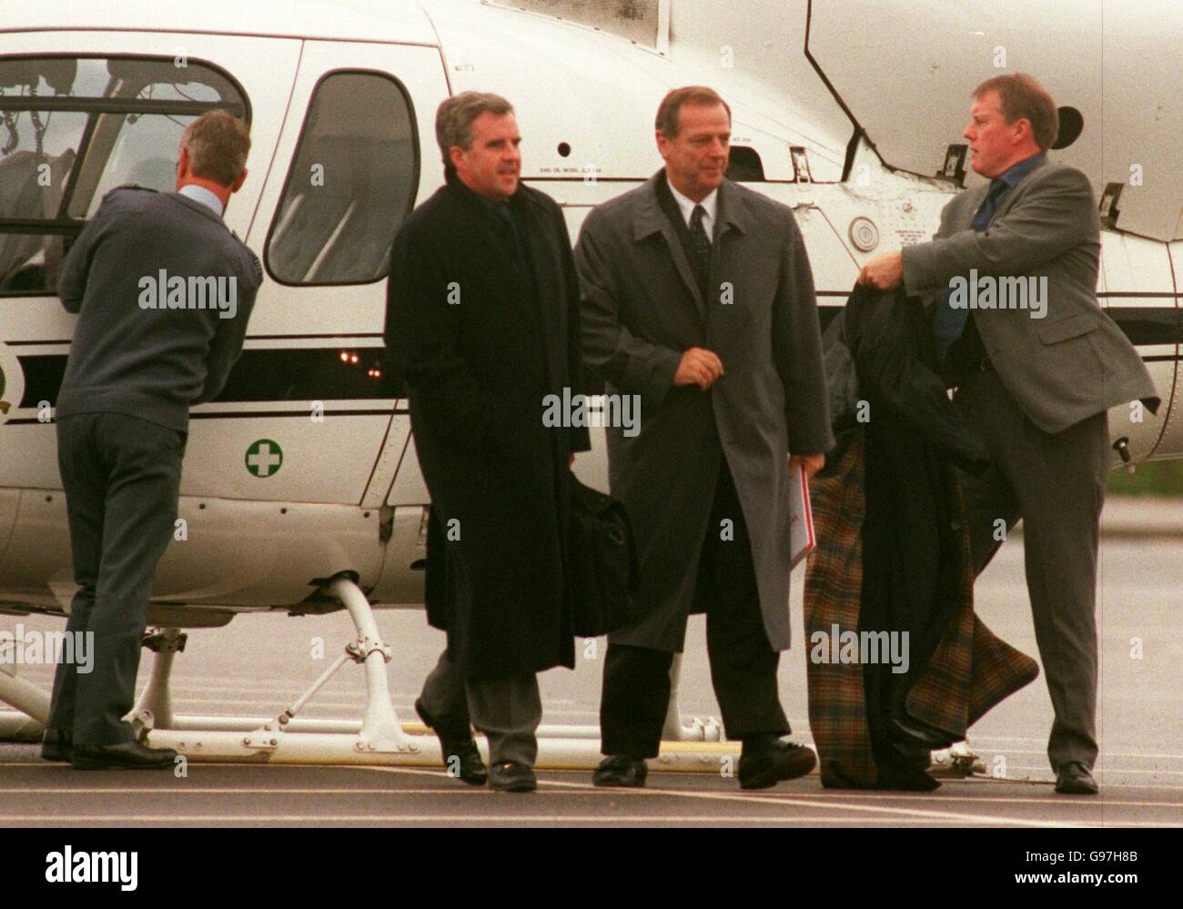 Delegates arriving hi-res stock photography and images - Alamy