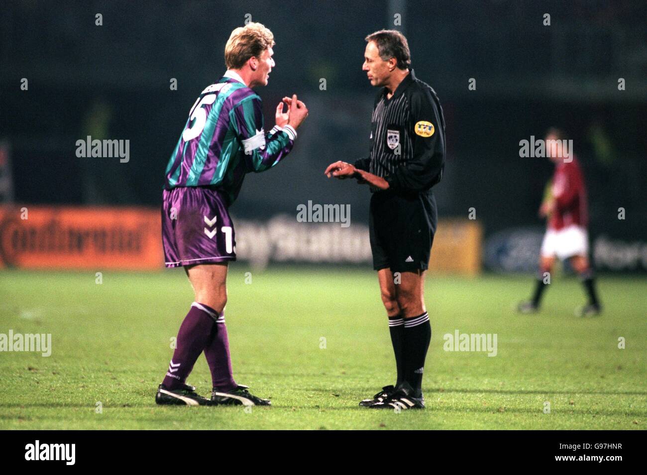Willem II's Mark Schenning argues with referee, Oguz Sarvan Stock Photo ...