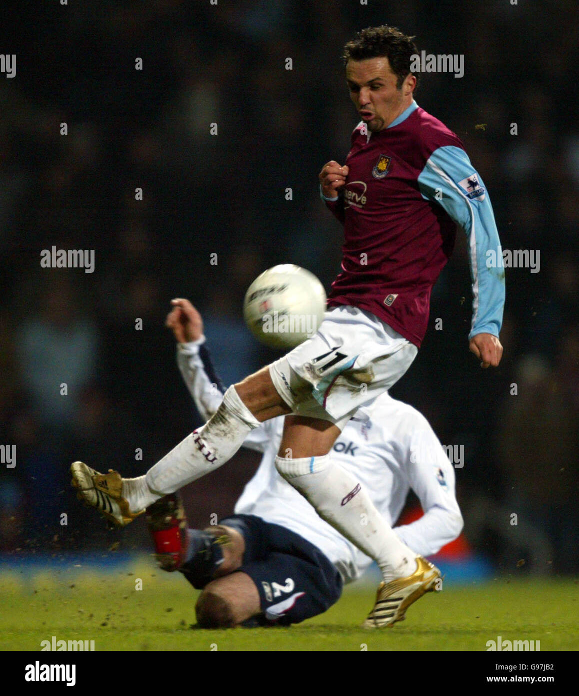 West ham uniteds matthew etherington and bolton wanderers nicky hunt hi ...