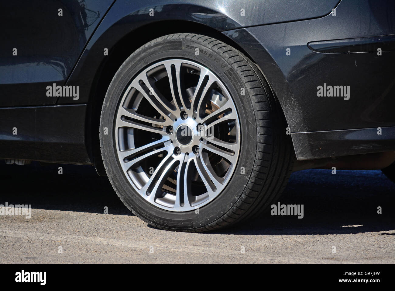 close up of an alloy wheel of a car Stock Photo - Alamy