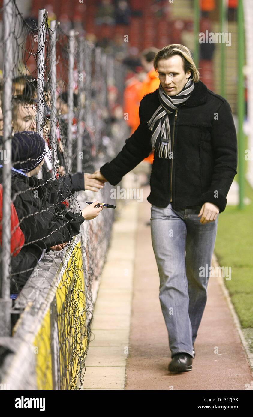 Soccer - FA Barclays Premiership - Liverpool v Fulham - Anfield ...