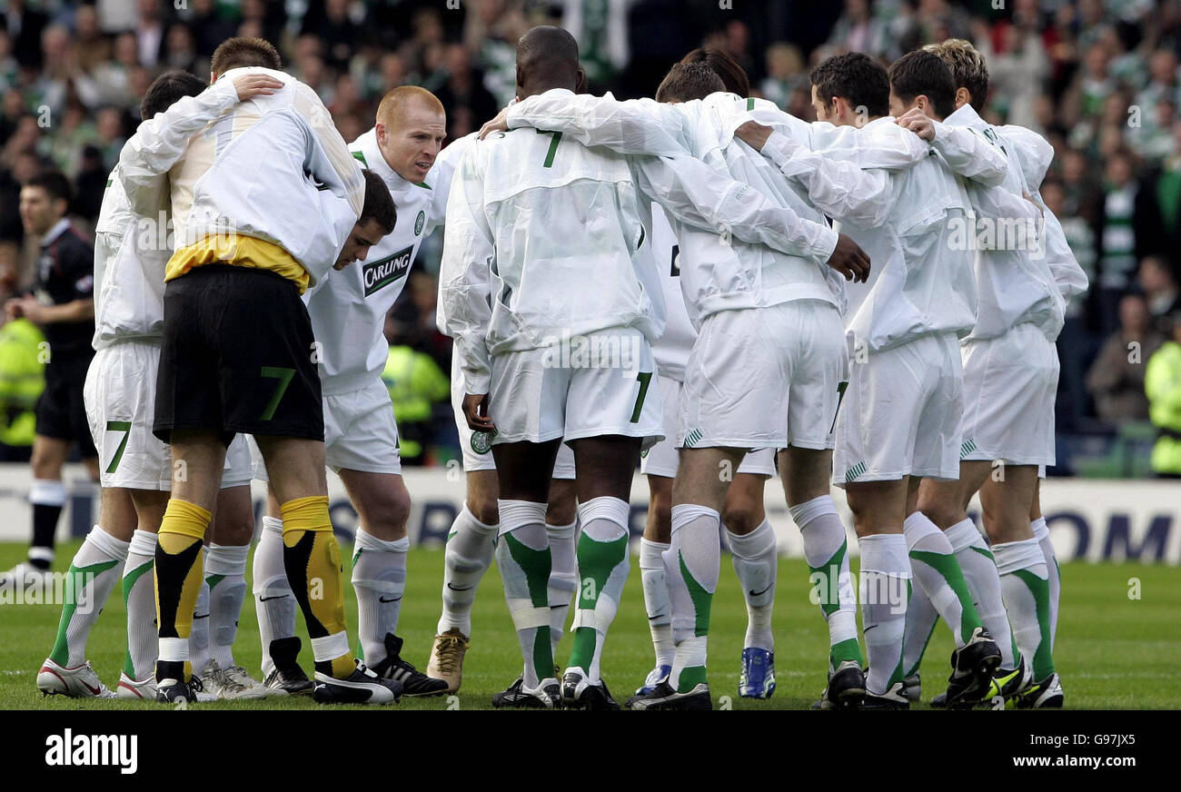 Celtic players with the number '7' on their shorts in memory of the ...
