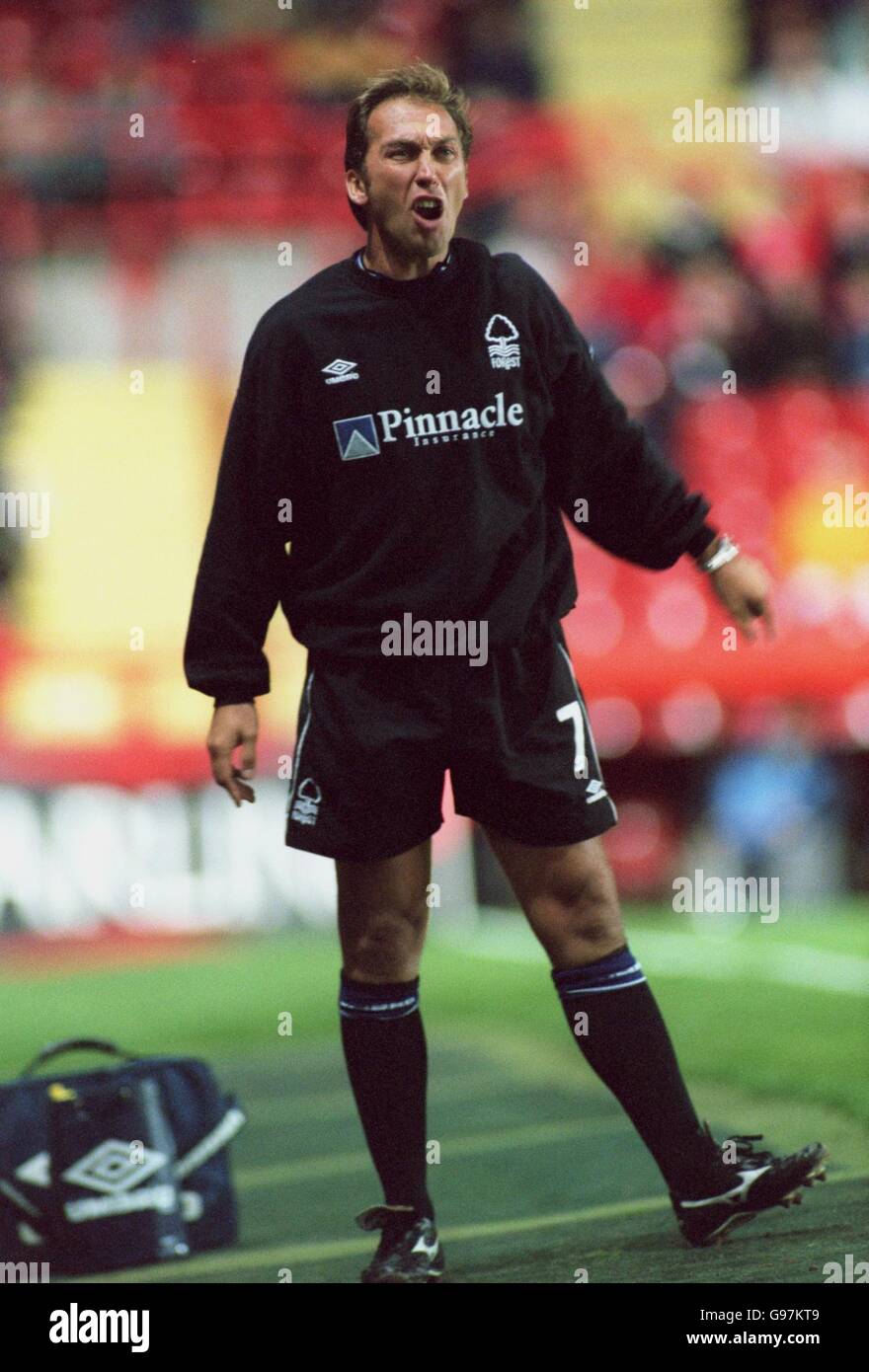 David platt nottingham forest player hi-res stock photography and ...