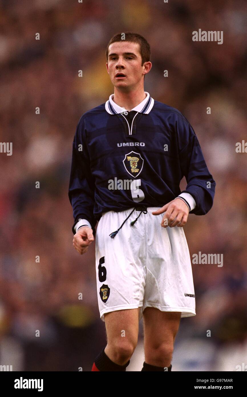 First england v scotland football hi-res stock photography and images ...