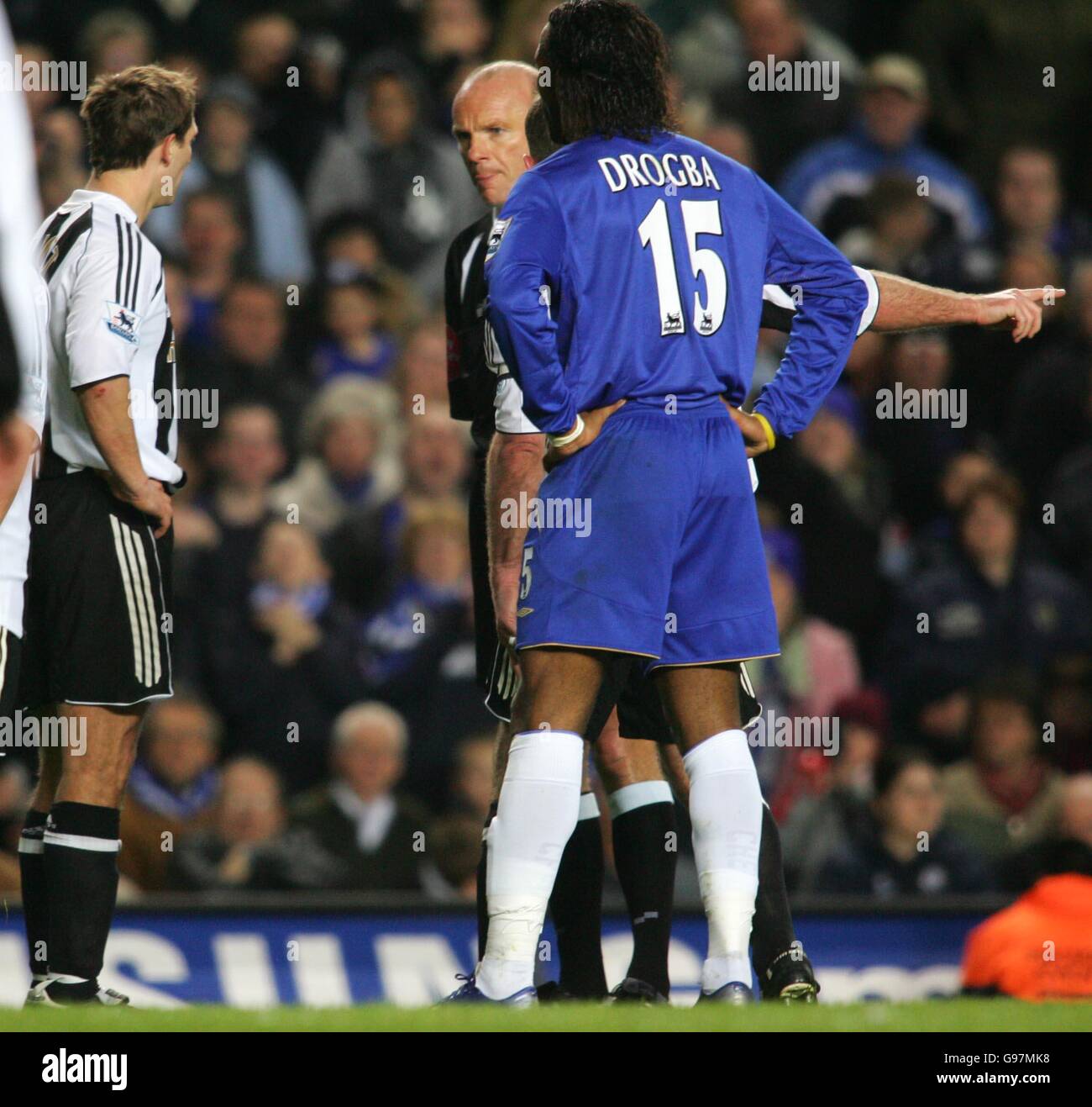 Referee Steve Bennett tells Newcastle United's Robbie Elliott to leave ...