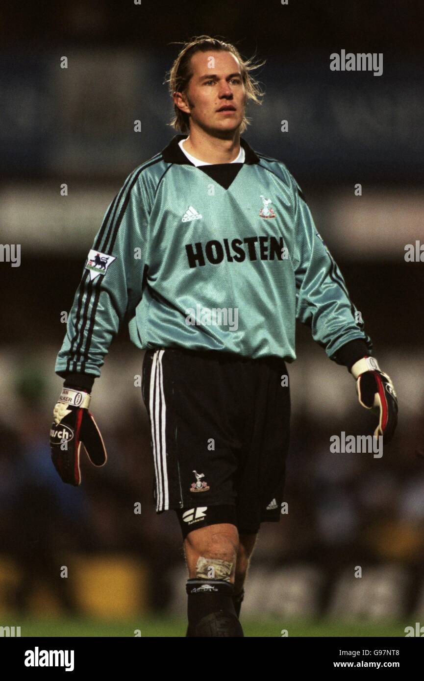 Tottenham hotspurs ian walker hi-res stock photography and images - Alamy