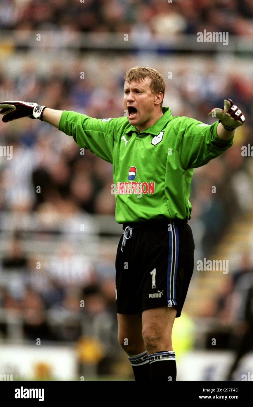 Sheffield wednesdays kevin pressman hi-res stock photography and images ...