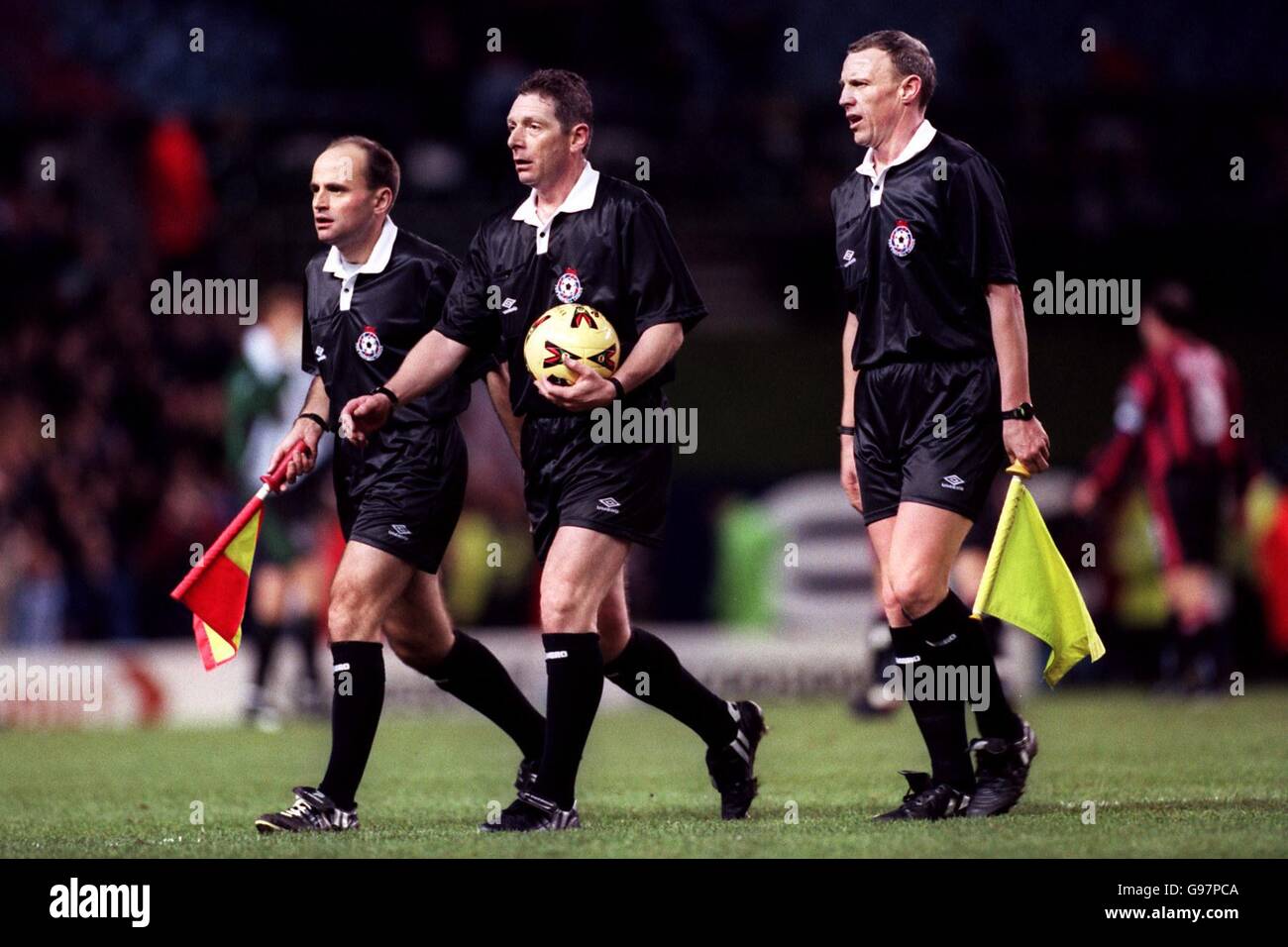 Referee ken leach centre and his two assistants hi-res stock ...