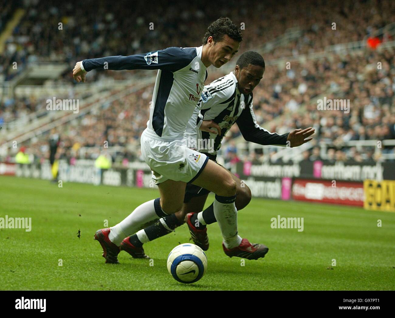 Newcastle uniteds charles nzogbia hi-res stock photography and images ...