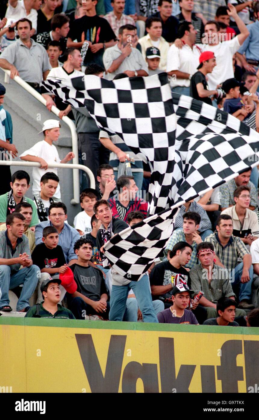 Turkish Soccer - Besiktas v Samsunspor. Besiktas fans Stock Photo - Alamy