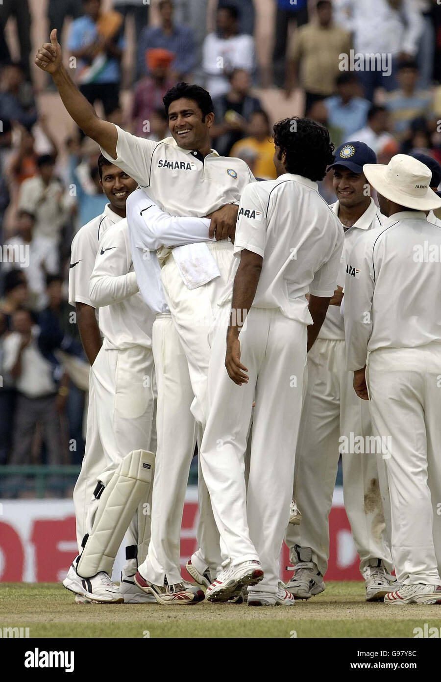 Indian spin bowler anil kumble hi-res stock photography and images - Alamy