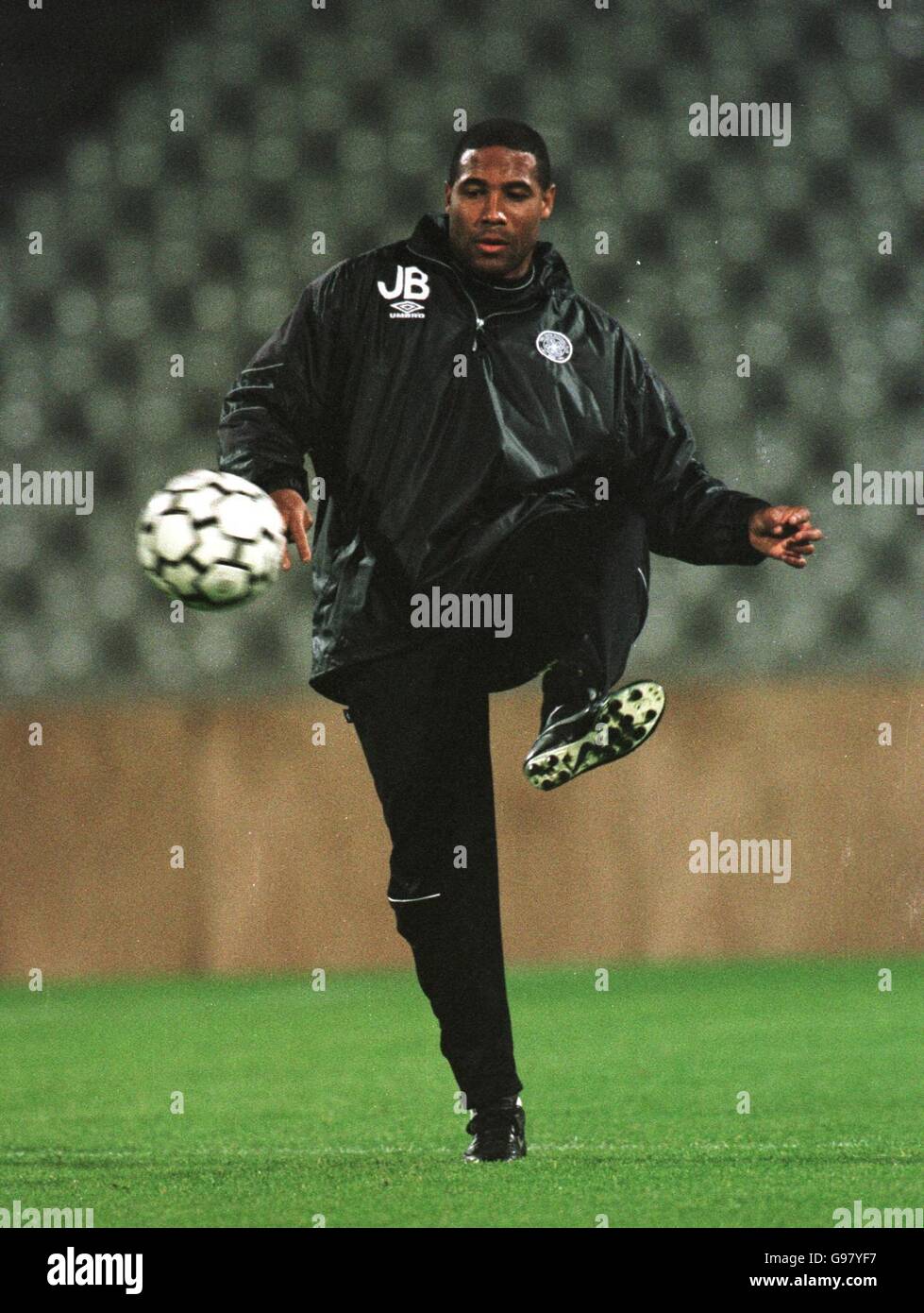 Soccer - UEFA Cup - Celtic training in Lyon, France. Celtic manager ...