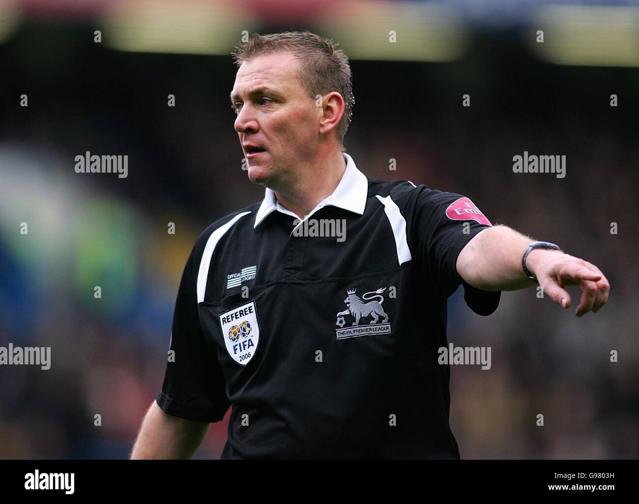 Graham poll premier league referee hi-res stock photography and images ...